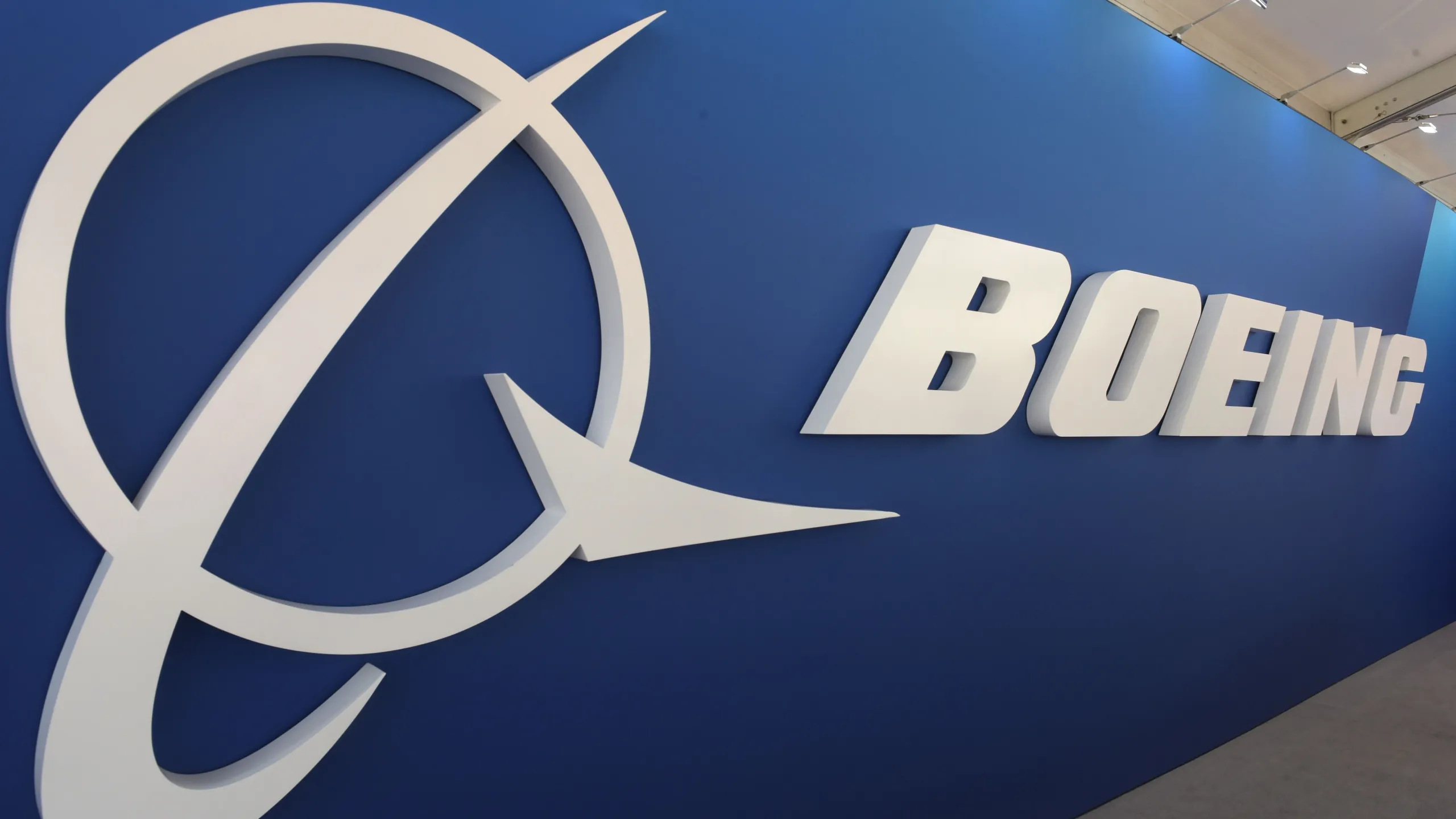 The surprising story behind Boeing's logo - Travel Radar