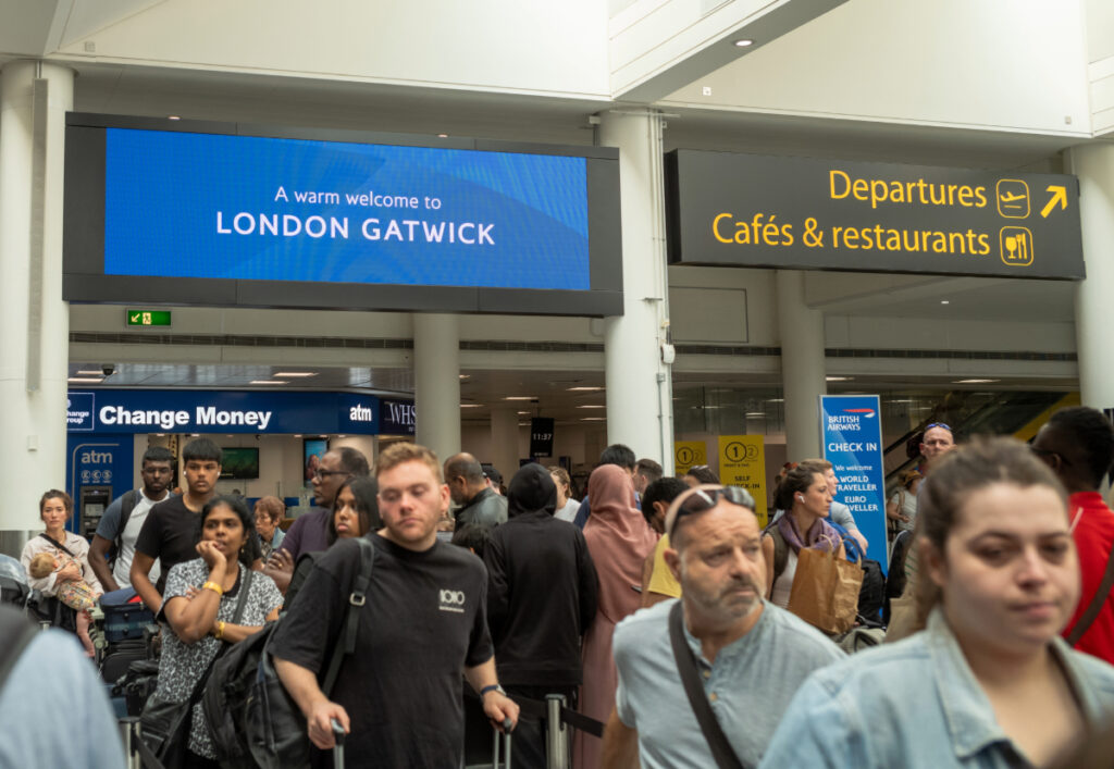 Gatwick Airport Workers at Red Handling to Strike Over Easter Weekend ...