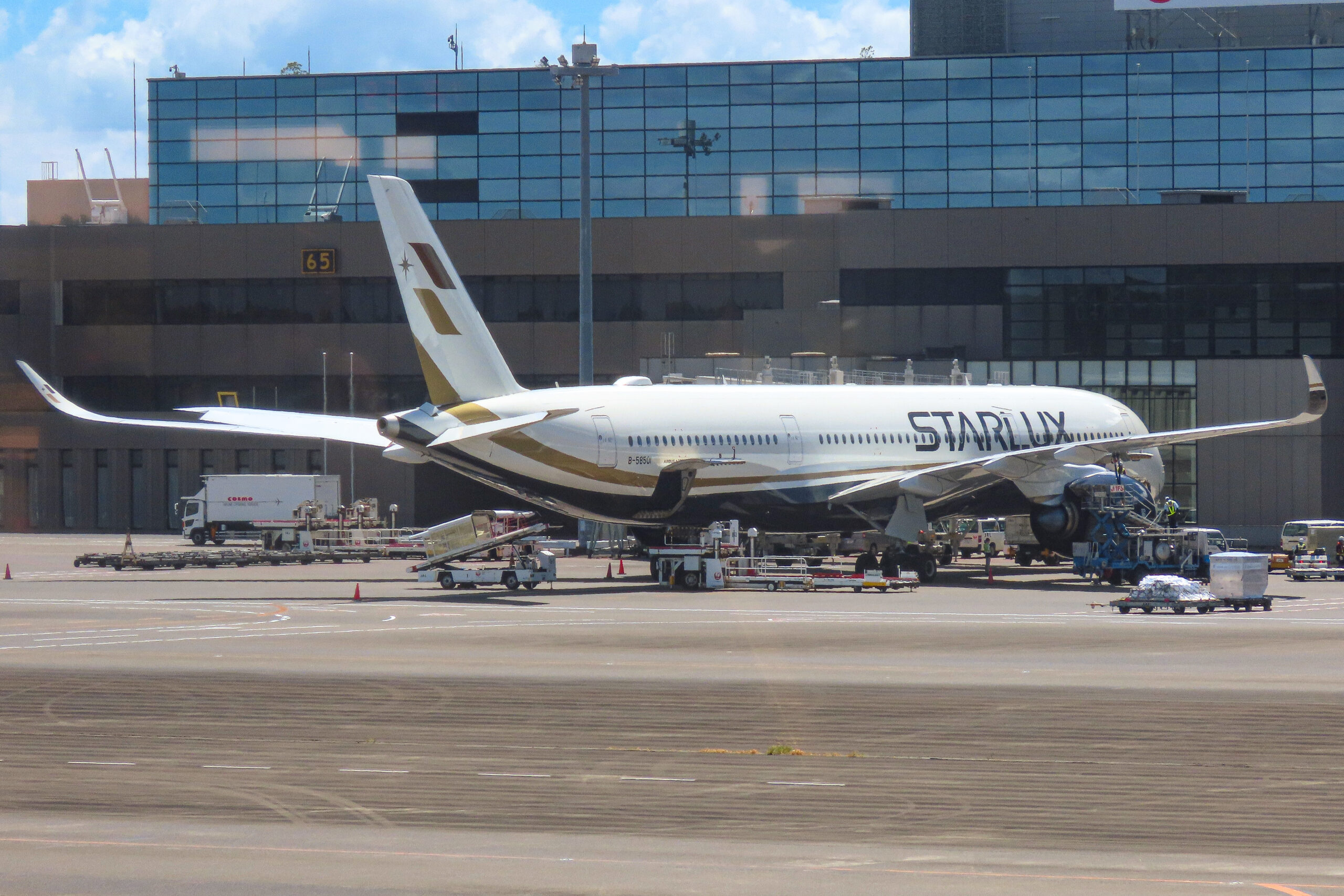 Etihad Airways signs codeshare partnership with STARLUX Airlines ...