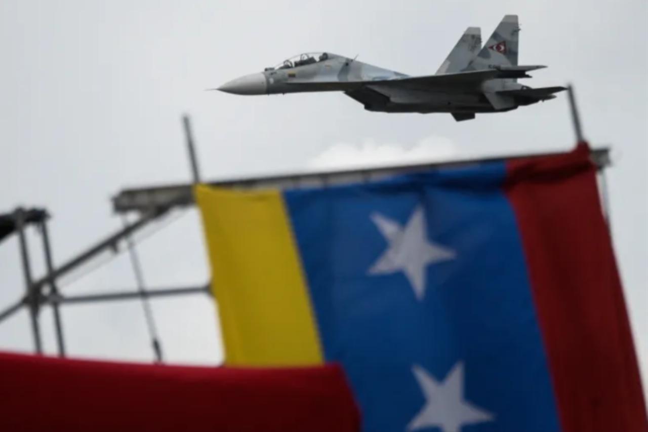 US Issues Warning to Airlines Flying Over Venezuela Amid Heightened ...