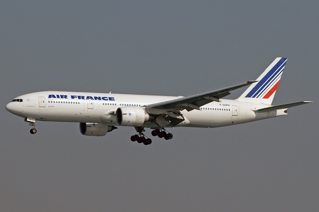 Air France Boeing 777 Diverts to Tbilisi After Cabin Fumes Report ...