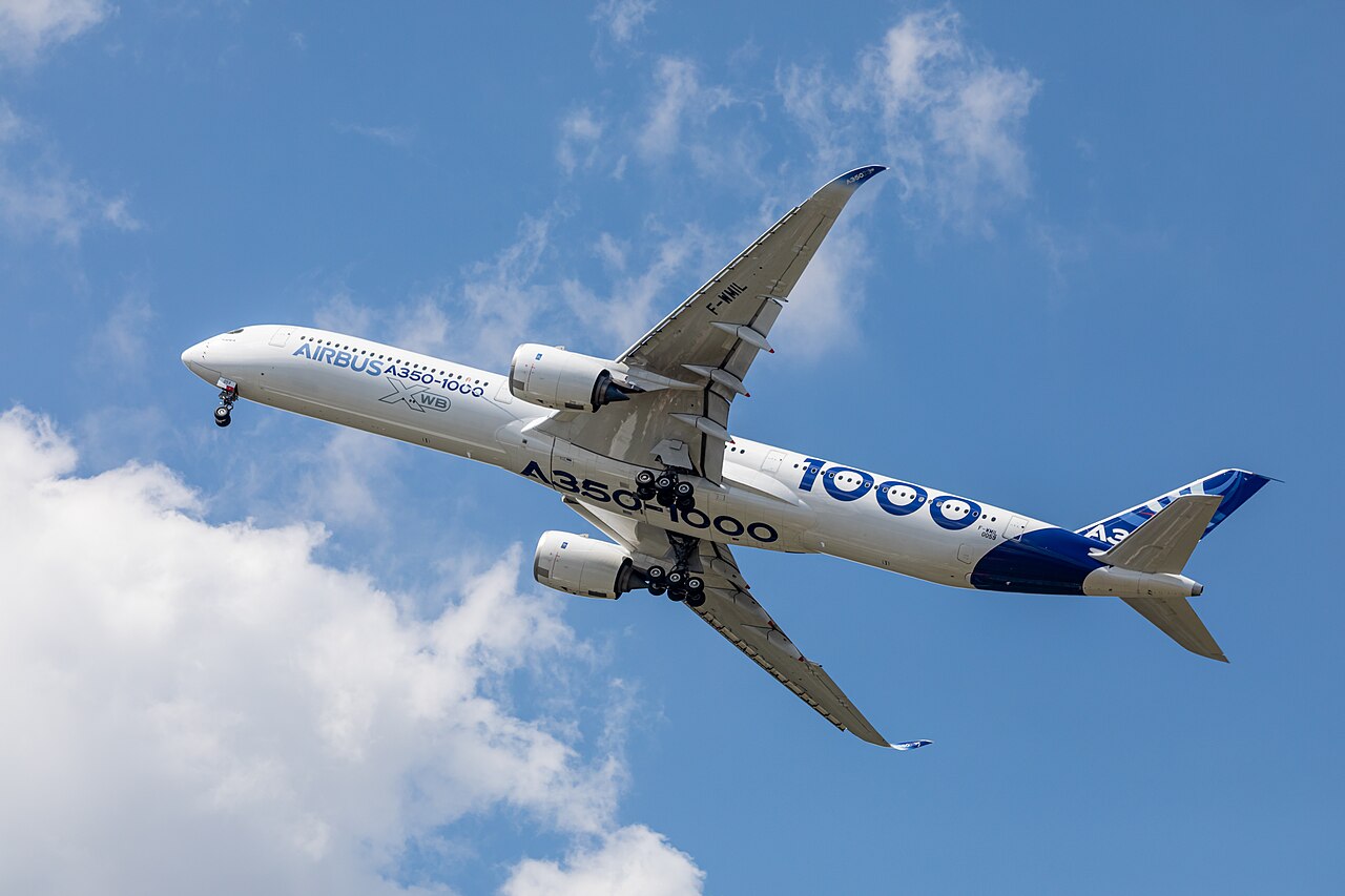 World's first direct flight from London to Sydney delayed by a further ...