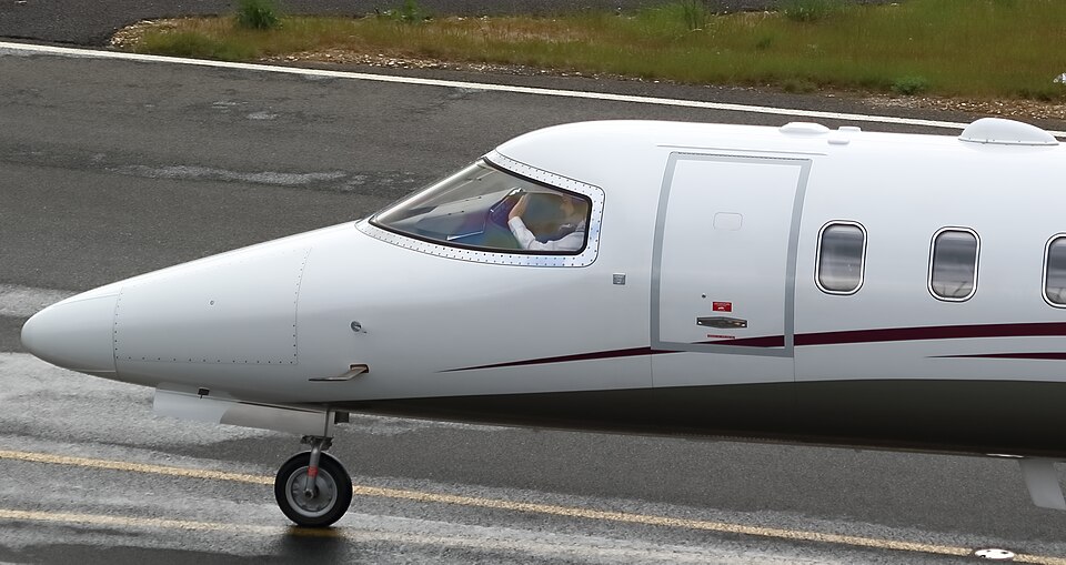 Zenith Aviation AOC suspended, goes into administration