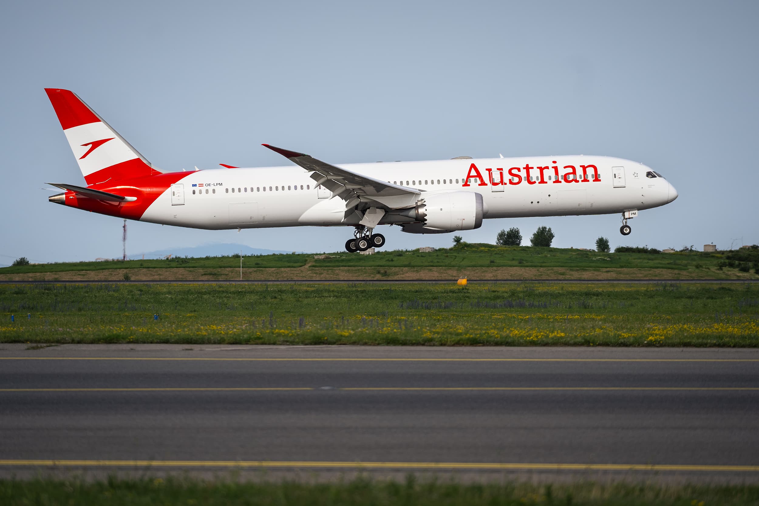 Austrian Airlines Launches Third Boeing 787 Dreamliner - Travel Radar ...