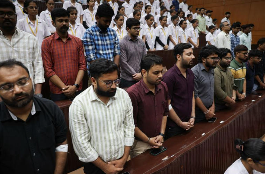 Victims' families commemorate Air India crash anniversary - Travel ...